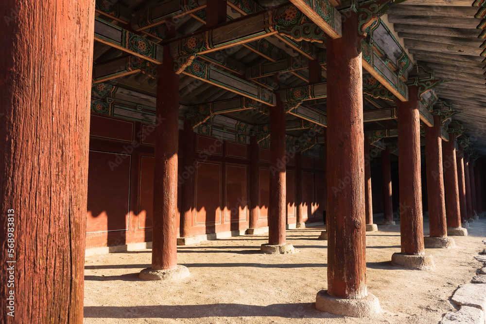 Traditional red columns of the architecture in the palace in Seoul ...