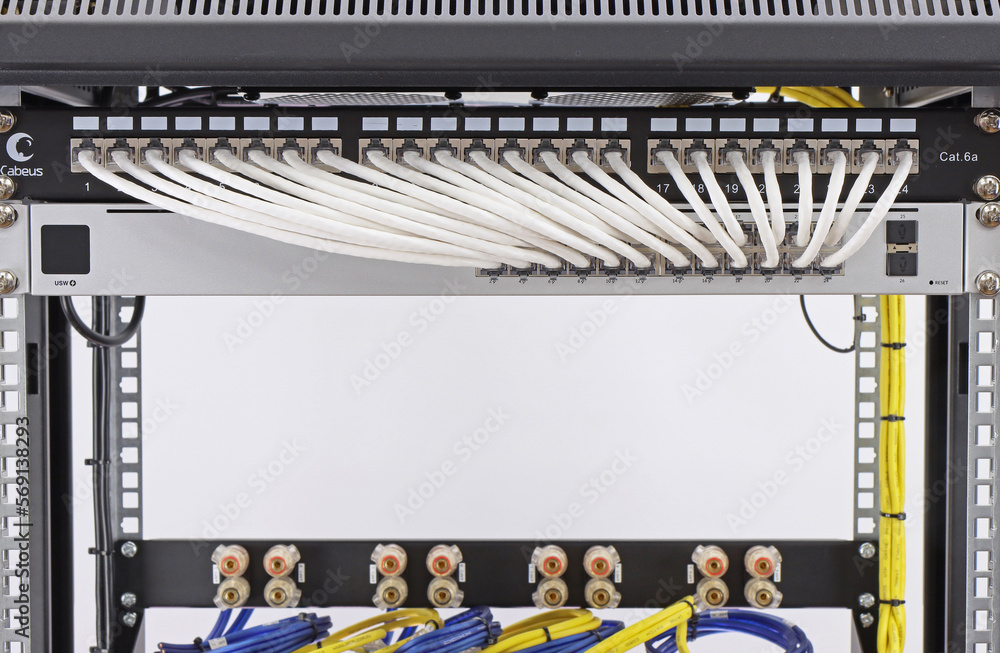 Connecting an Ethernet switch using patch cords with RJ45 connectors ...