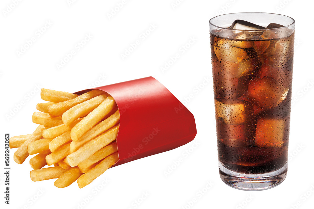 Foto Stock deliciosas batatas fritas crocantes acompanhado de copo de ...