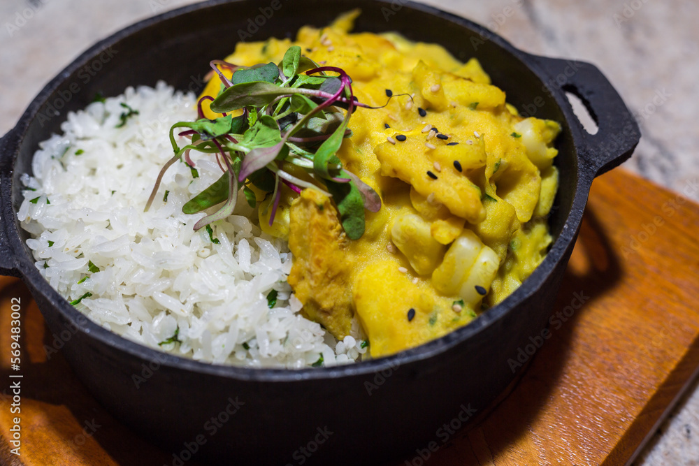 Plato de comida típica del Perú, en las fotos se puede apreciar el Arte ...