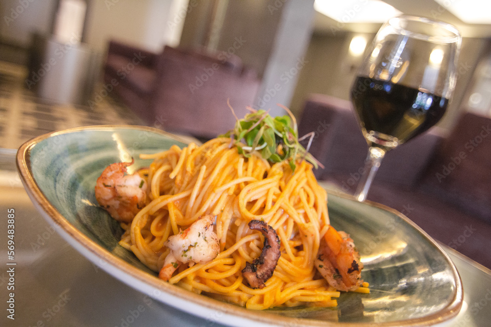 Plato de comida típica del Perú, en las fotos se puede apreciar el Arte ...