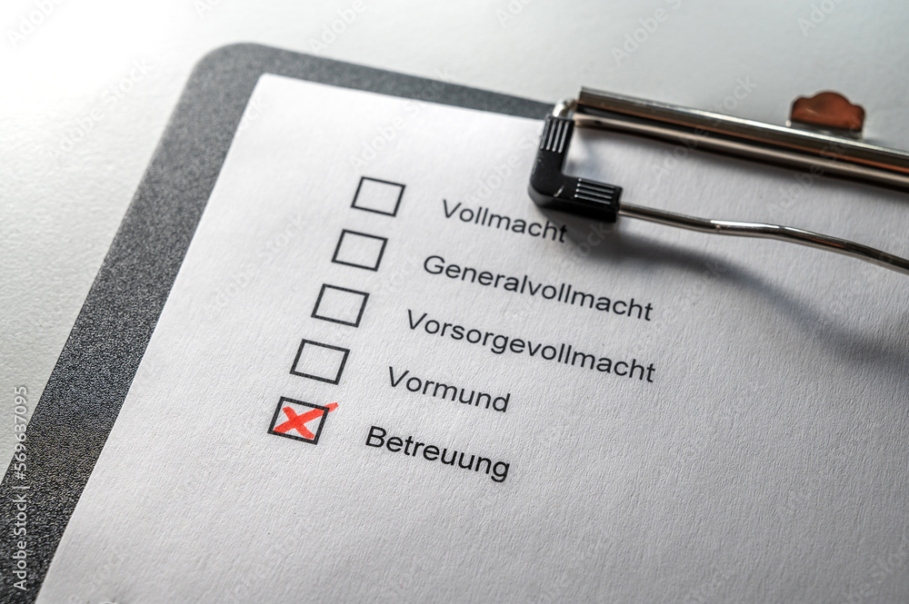 Foto de Formular auf einem Klemmbrett mit den Worten Vollmacht ...