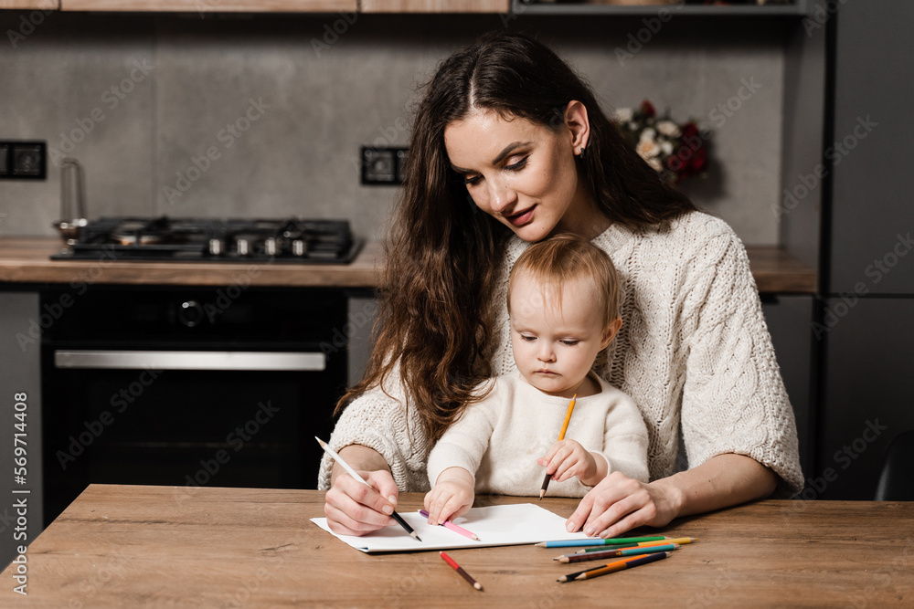 Developing drawing lesson for child toddler at home. Maternity leave ...