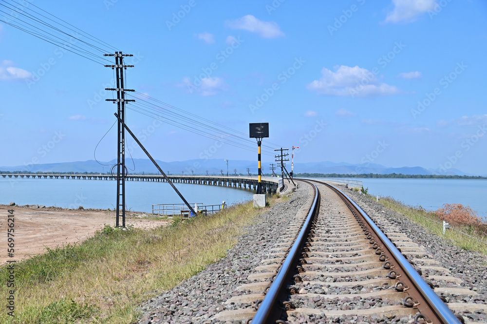 Floating Railway Track at Pa Sak Jolasid Dam in Lopburi Province Stock ...