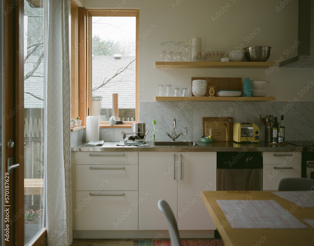 Foto de Modern kitchen countertop marble backing interior apartment ...
