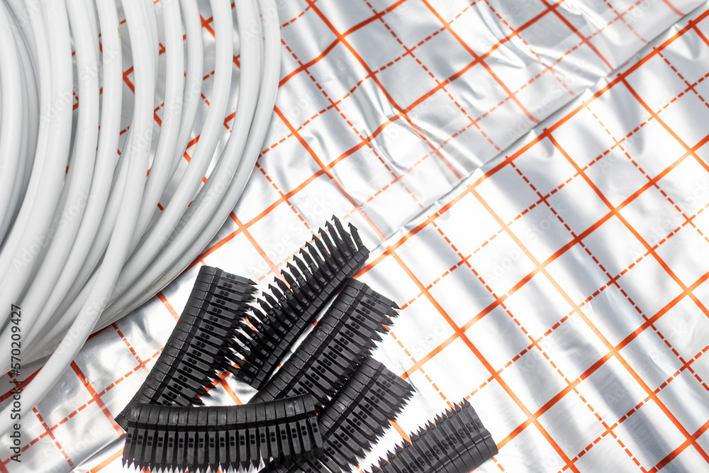 Equipment for installing underfloor heating, stapler with plastic ...