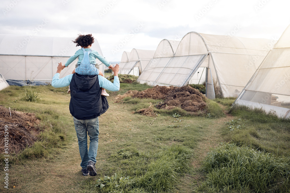 Foto de Family, father and girl walking on farm for quality time ...