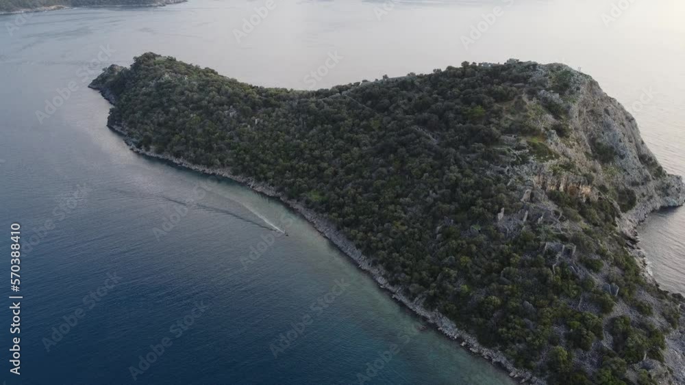 Vídeo do Stock: St. Nicholas island in the Mediterranean sea from drone ...