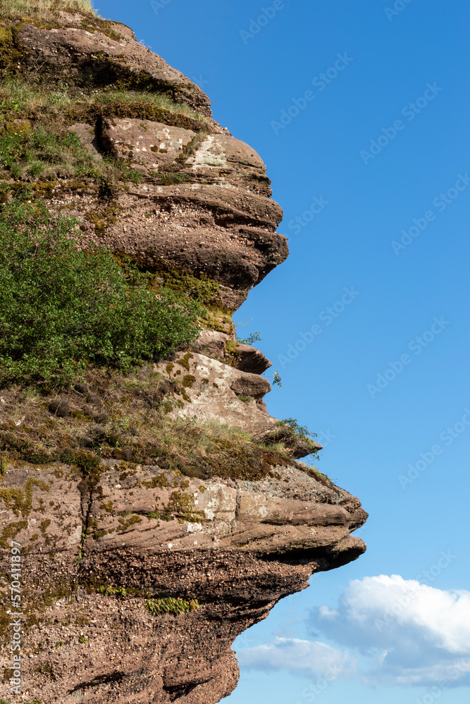 Le Rocher de Dabo dans la forêt du Massif des Vosges Stock Photo ...