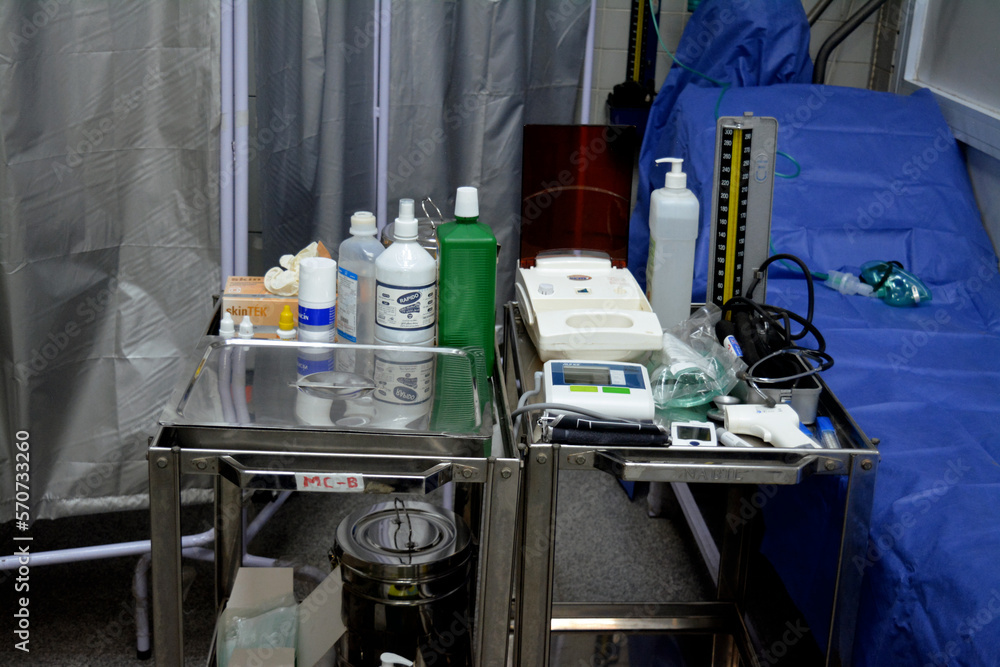 Foto de Cairo, Egypt, February 11 2023: A medical center, clinic, a ...