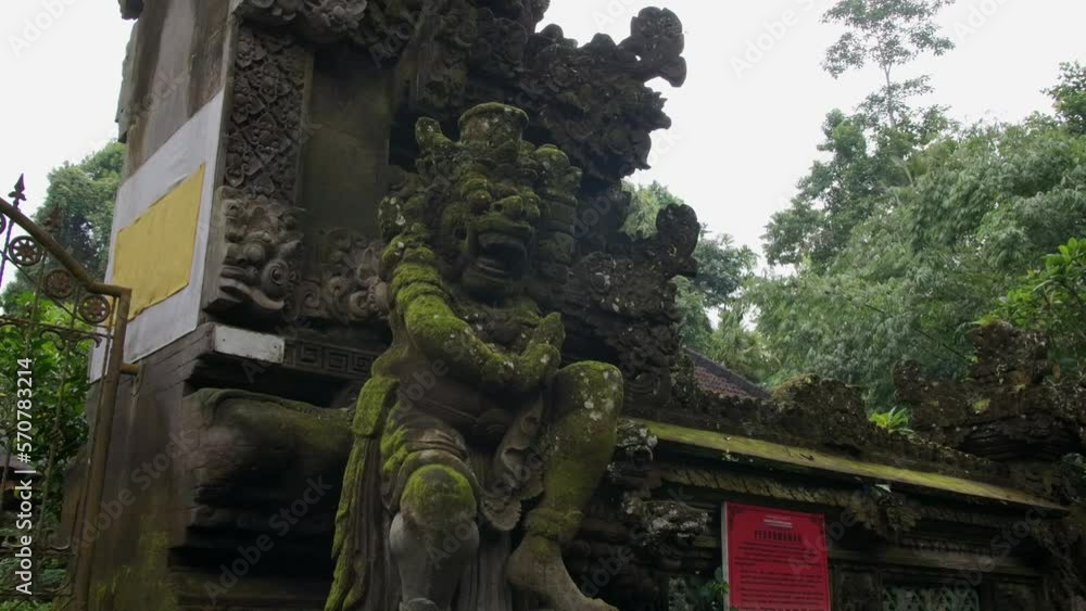 Traditional architecture in bali. Entrance to a Hindu temple. Gate to ...