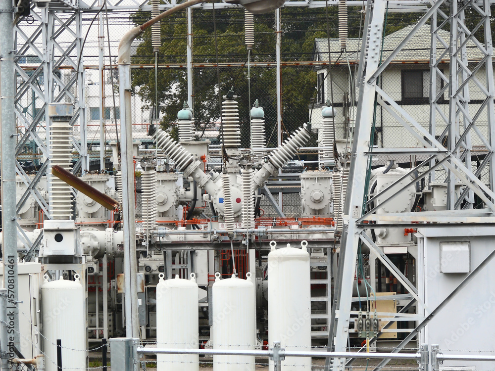 日本の変電所。 Japanese electric power substation. Stock Photo | Adobe Stock