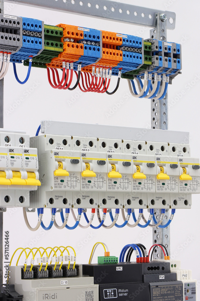 IEK automatic current switches for protection of electrical loads ...