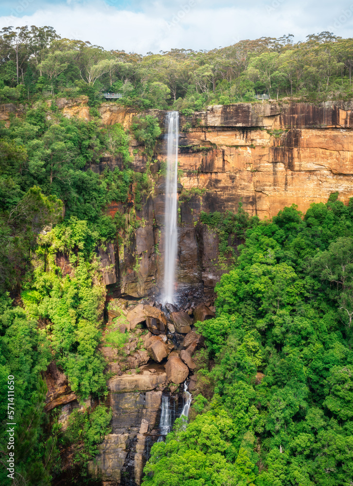 Fitzroy Falls is one of the most spectacular waterfalls in Australia ...