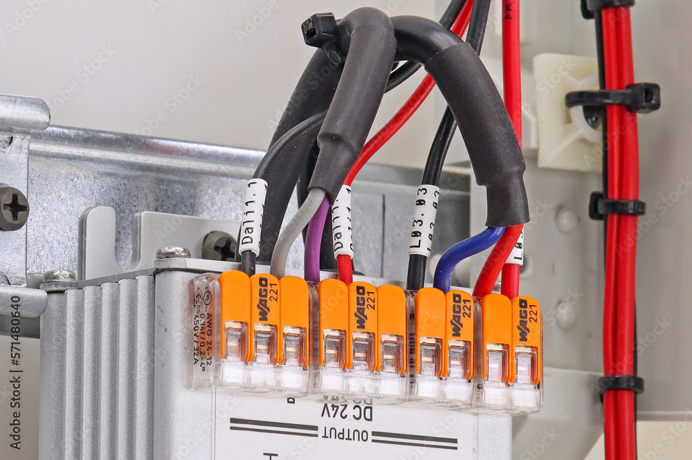 Electrical terminals for WAGO quick connection of mounting wires in an ...