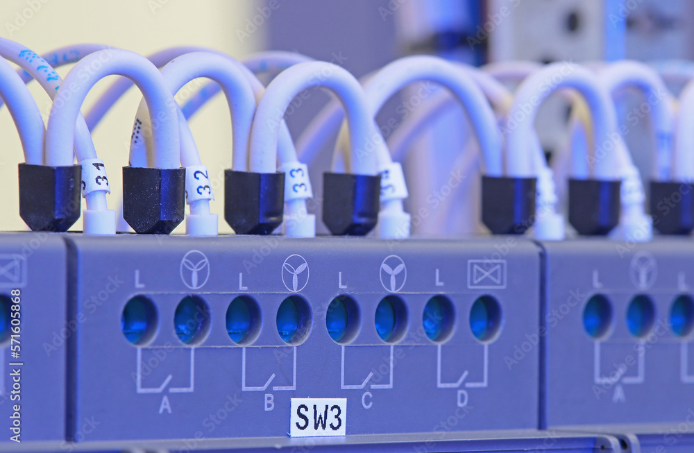 Electrical terminals for connecting electrical copper wires in the ...