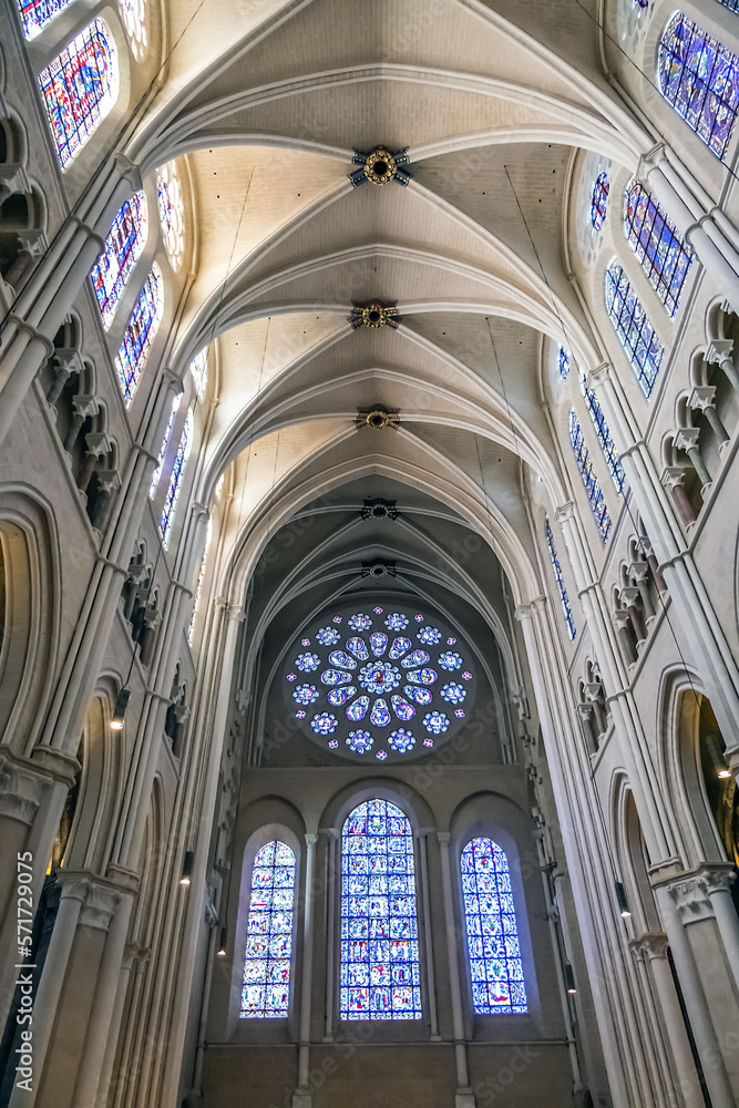 Foto de Interior of Cathedral of Our Lady of Chartres (Cathedrale Notre ...