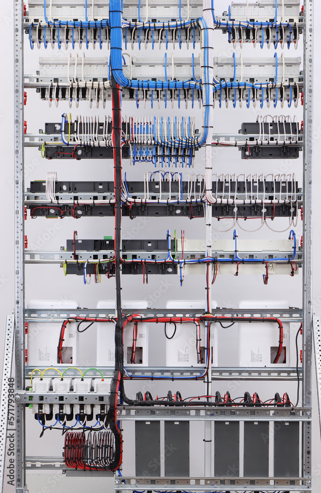 Foto de Electric switchboard with automatic current switches and ...