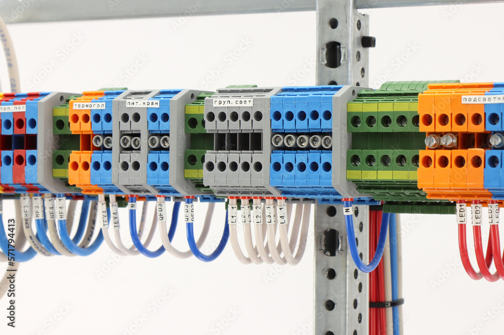Electrical terminals for connecting electrical copper wires in the ...
