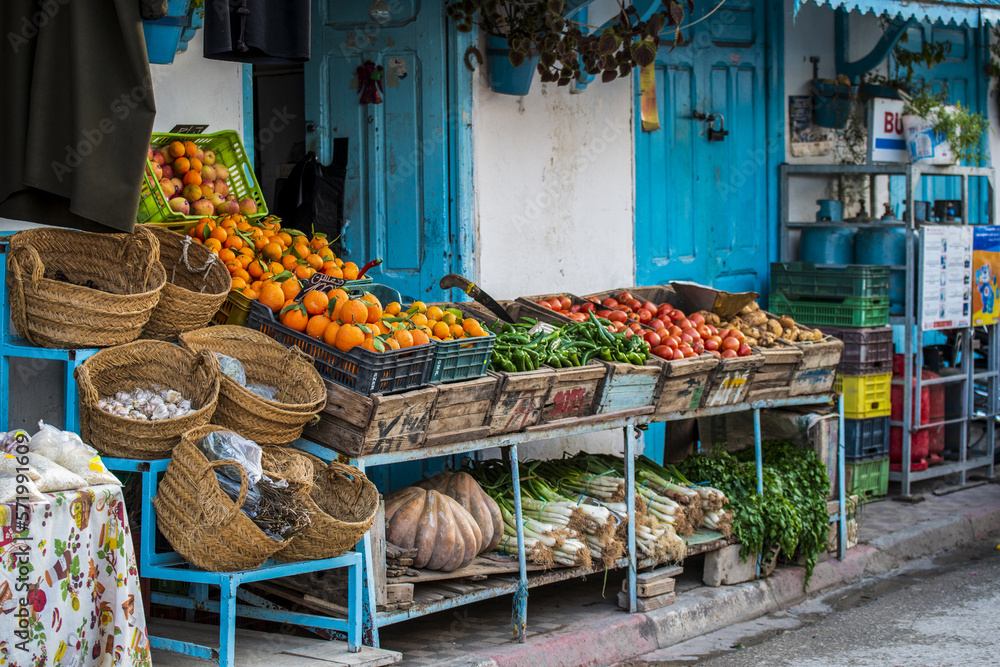 Boutique de fruits et légumes Stock Photo | Adobe Stock