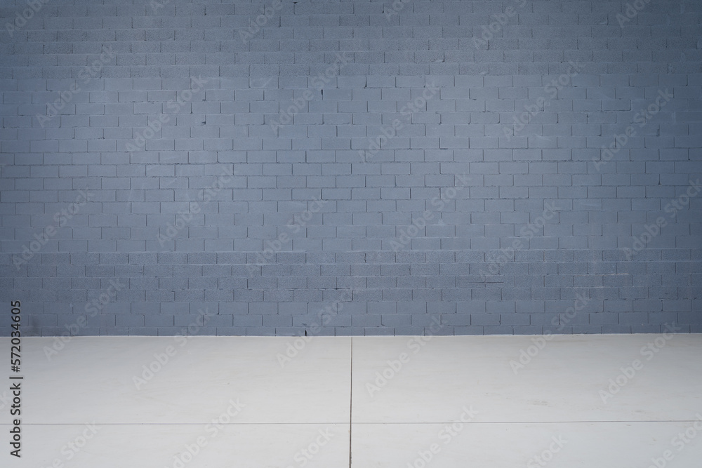 View building with concrete and aerated concrete block walls and ...