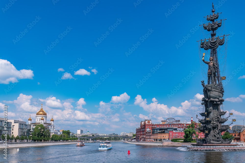 Moscow, Russia - July 25, 2022: Moscow river and Peter the Great Statue ...