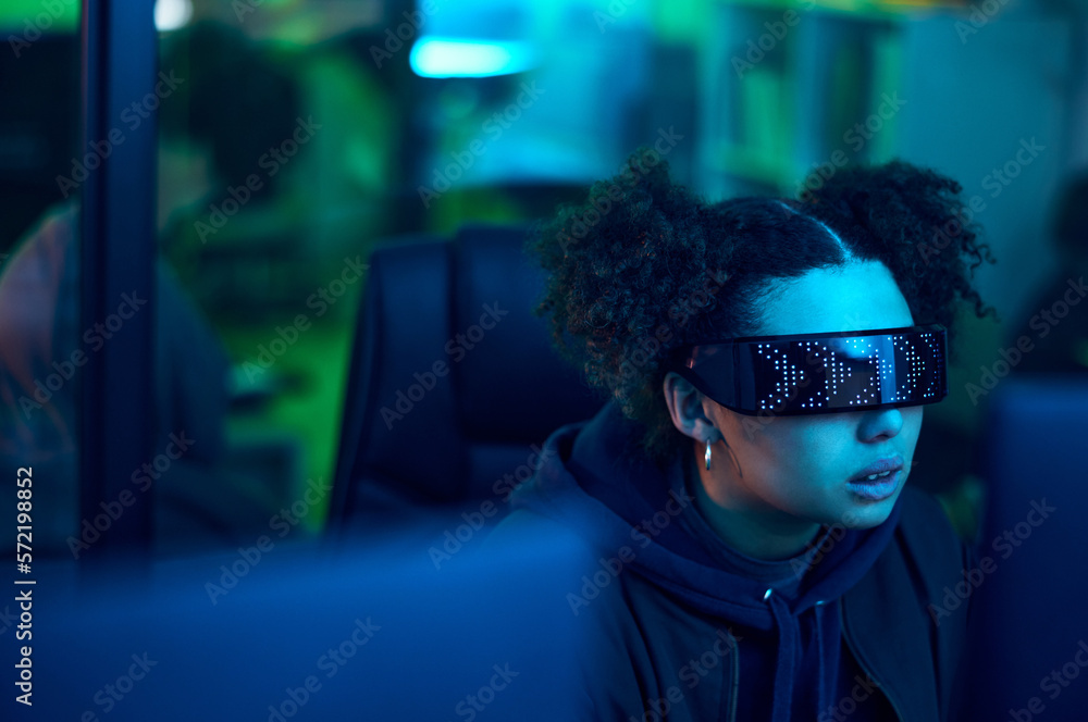 Foto De Computer Hacker Cyberpunk And Neon Woman Hacking Software Online Server Or Programming