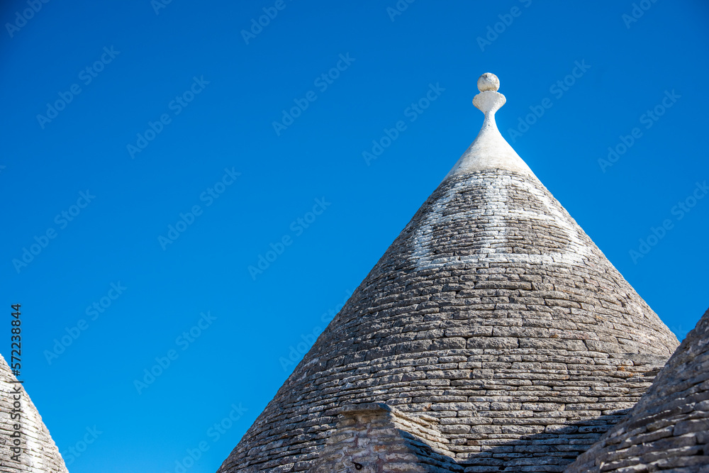 Vista delle tradizionali case dei trulli di Alberobello, provincia di ...