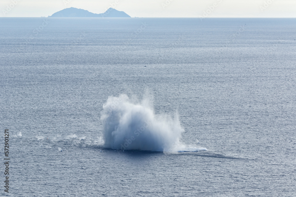 the huge explosion in the sea of terracina following the crash of a ...