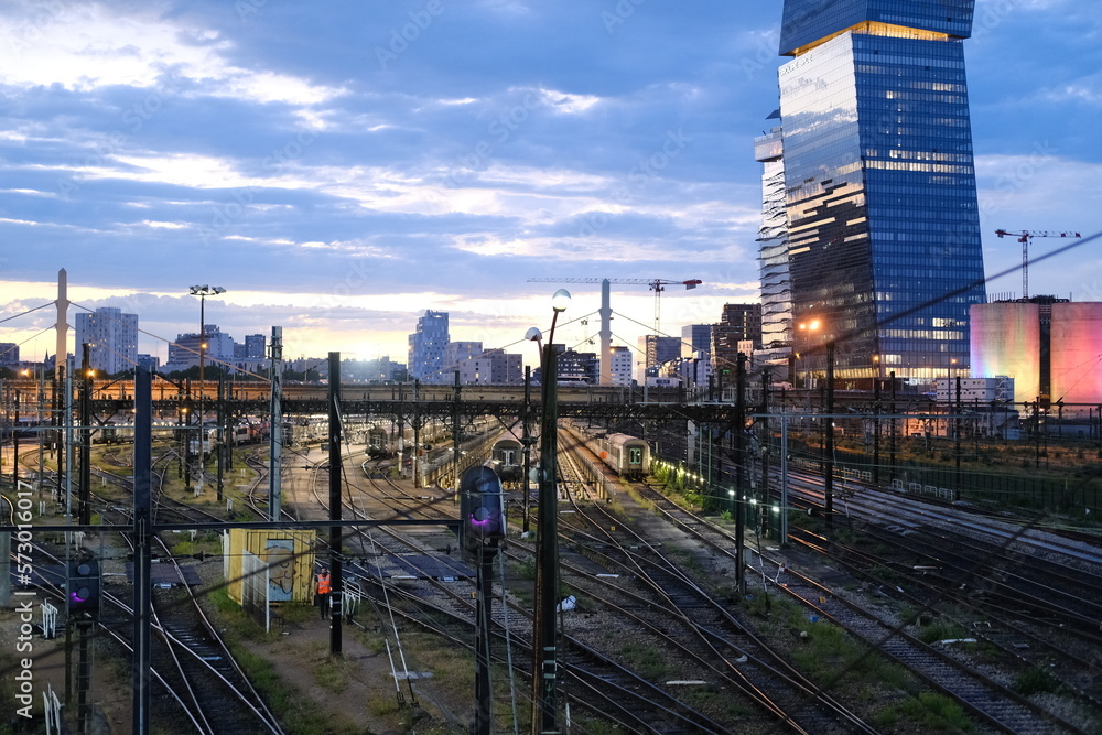 Foto de Paris, France - June 4th, 2022: A view of the duo towers and ...
