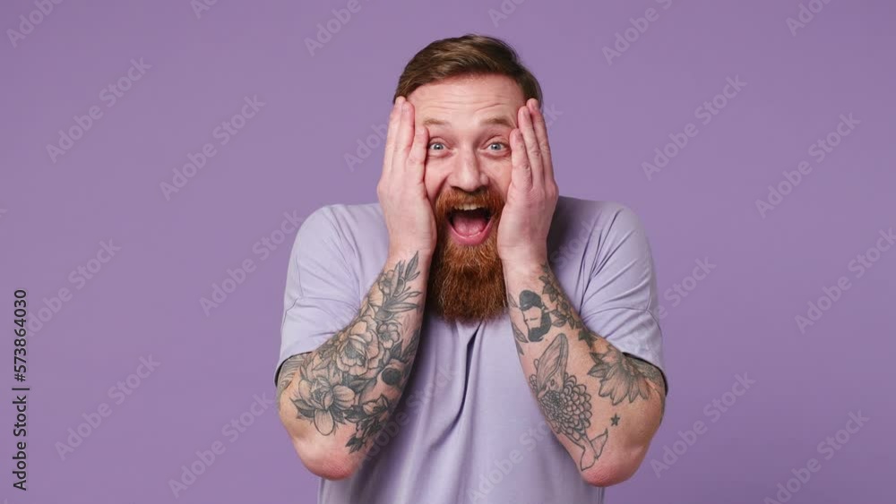 Joyful jubilant surprised fun shocked young man 30s wear casual clothes ...
