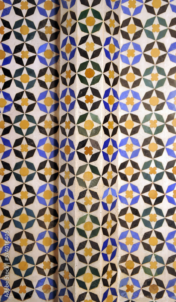 Mosaïque géométrique arabe de l'Alhambra à Grenade. Al Andallus Tiles ...