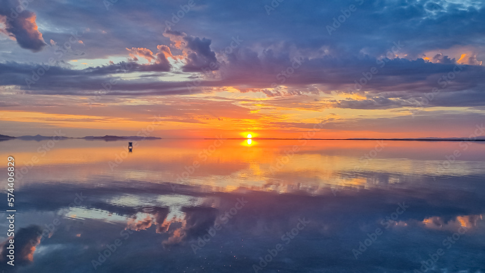 Scenic view of beautiful water reflections in lake of Bonneville Salt ...
