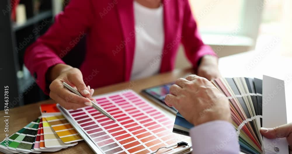 Designer and client make choice of colors in color palette vídeo do ...