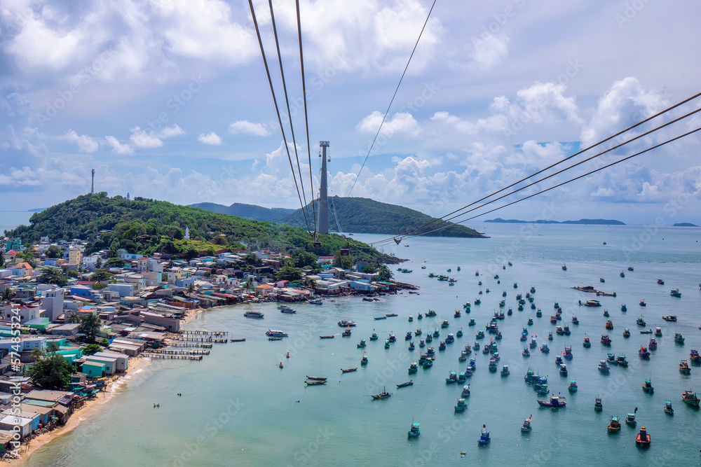 Hon Thom cable car system is 7,899m long, with the highest pillar 174m ...