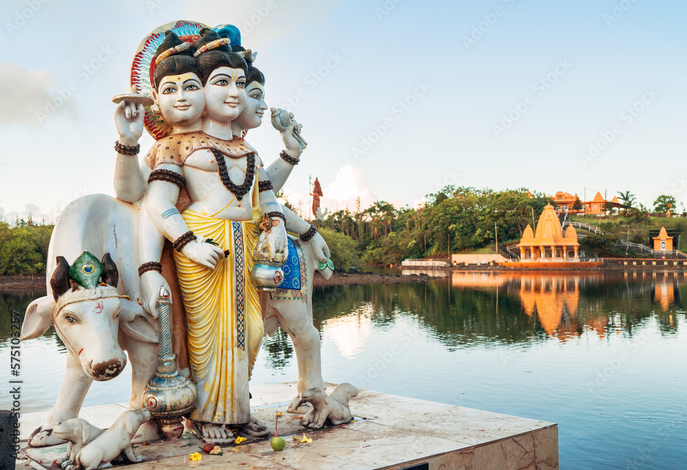Three gods Dattatreya Trimurti (Divine Trinity) Sculpture in Grand ...