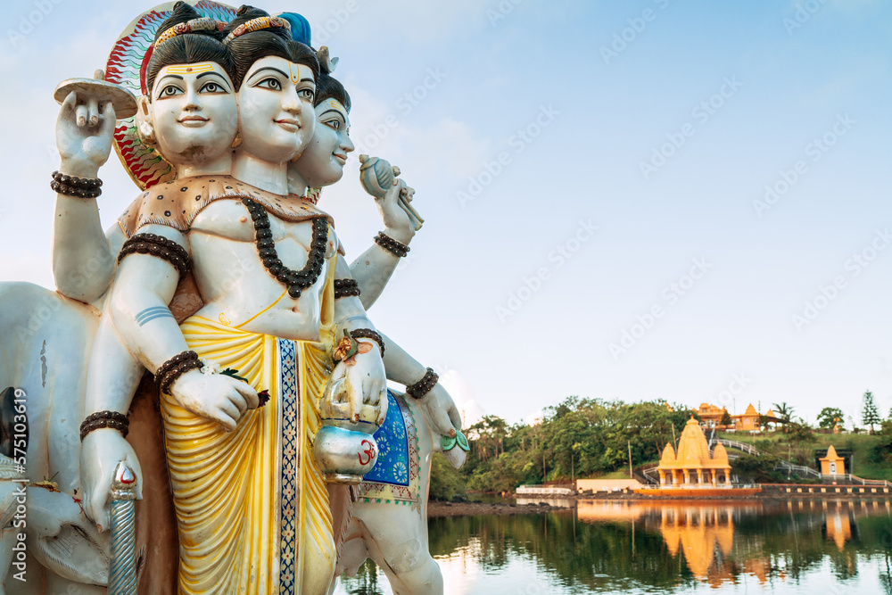 Three gods Dattatreya Trimurti (Divine Trinity) Sculpture in Grand ...