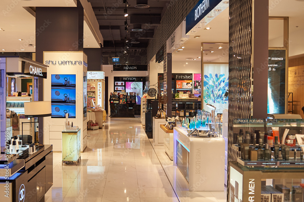 BANGKOK, THAILAND - CIRCA JUNE, 2015: cosmetics on display at shopping ...