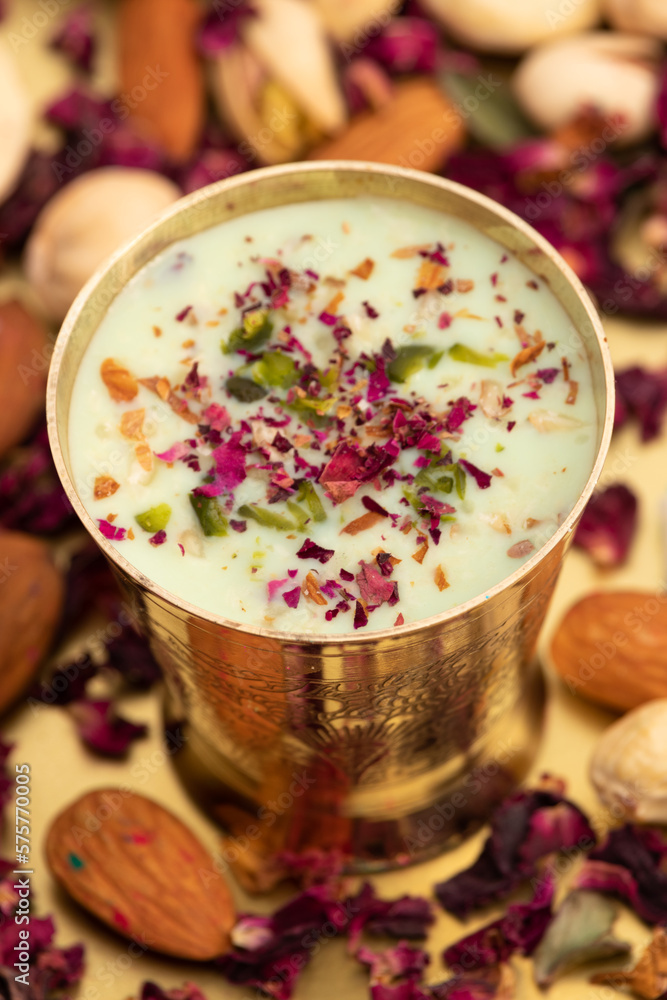Stockfoto Kesariya Thandai Or Kesaria Sardai - Traditional Indian ...