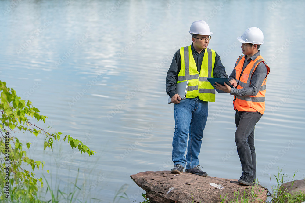 Environmental engineers inspect water quality,Bring water to the lab ...