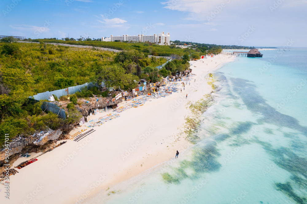 Foto de From above, the stunning beauty of Zanzibar's Nungwi Beach is ...