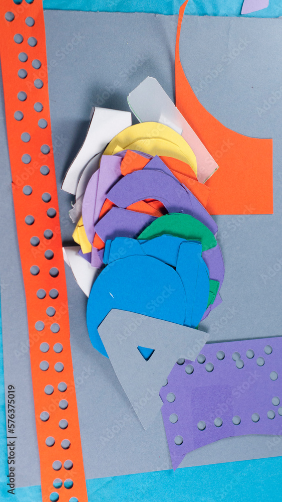 Letra A recortada en cartulina gris en fondo colorido Stock Photo ...