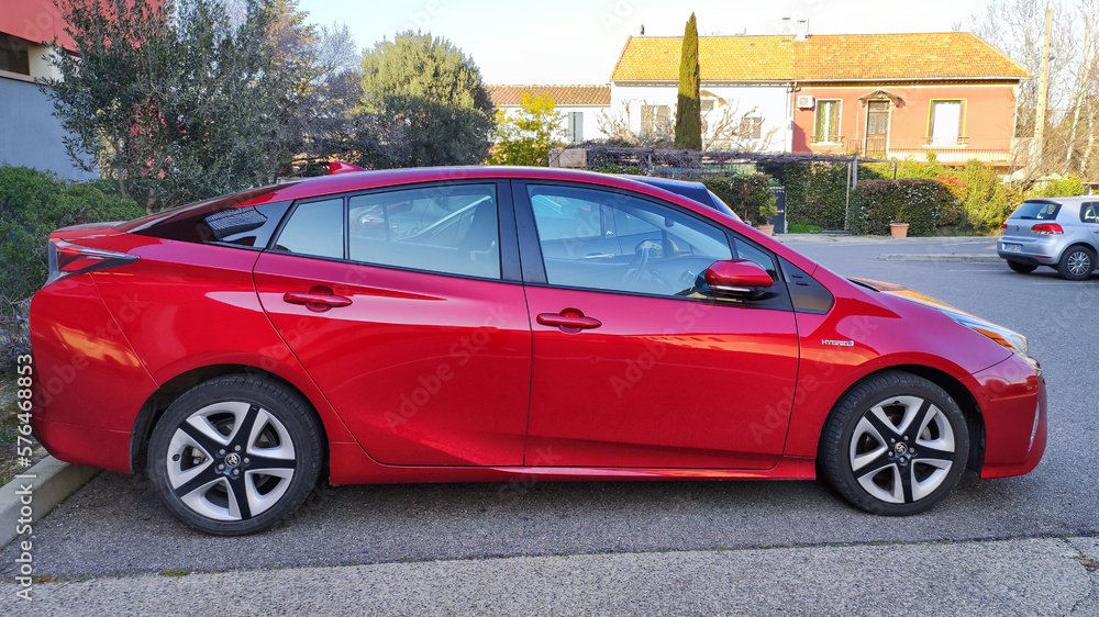 Orange, Vaucluse, France - 10 février 2023 - vue de côté d'une voiture ...