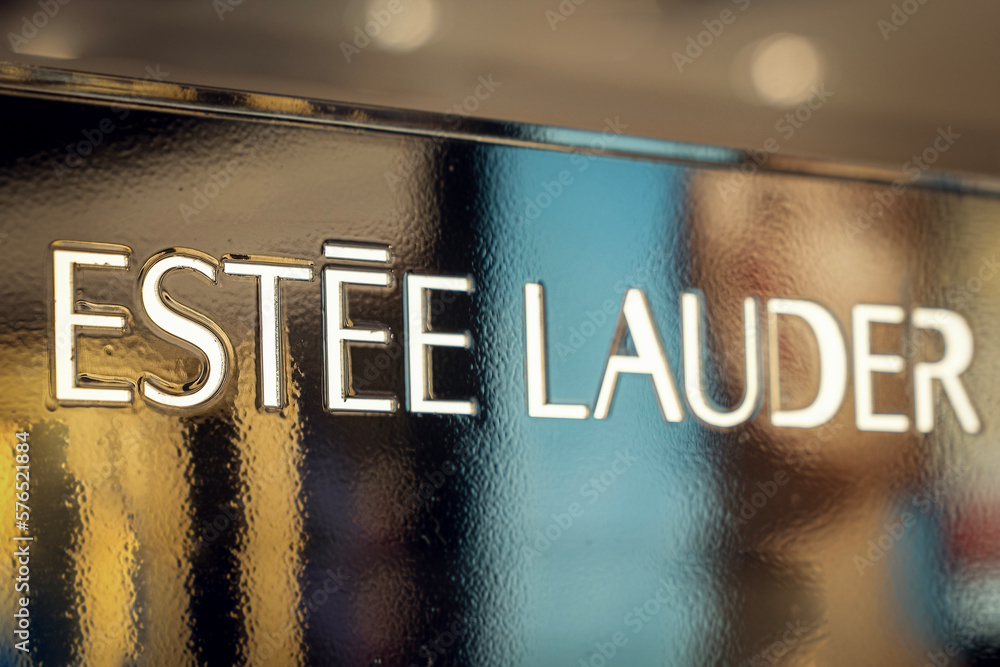 Estee Lauder Logo 2022