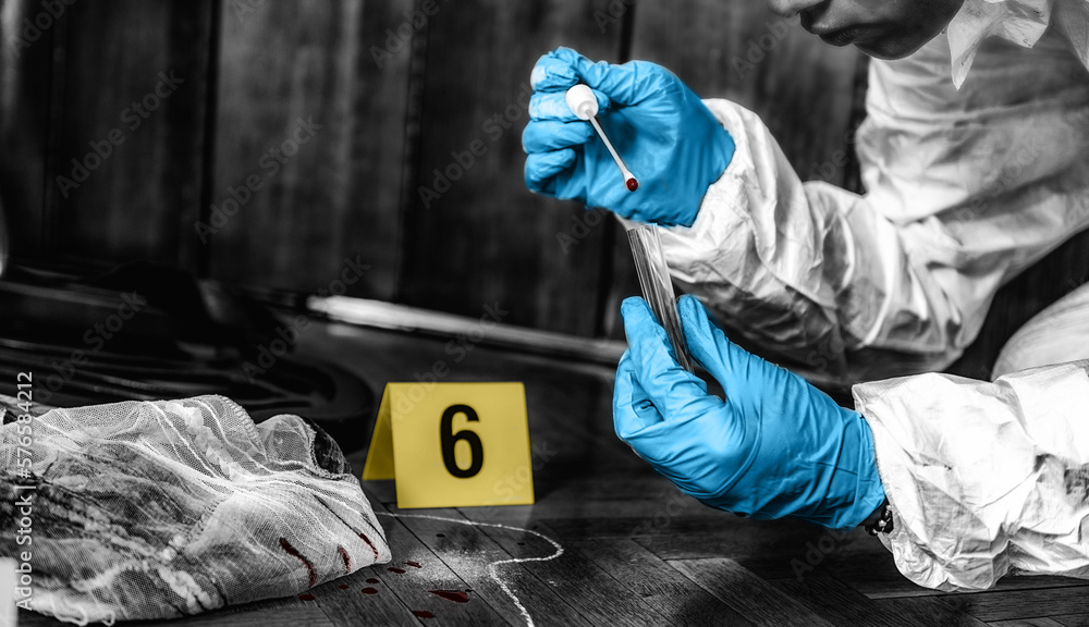Foto de Forensics. Collecting Clues from the Crime Scene do Stock ...