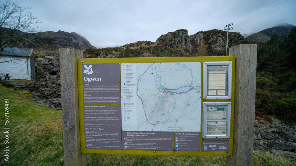 Foto de Snowdonia, Wales- Cwm Idwal visitor Centre in the Ogwen Valley ...