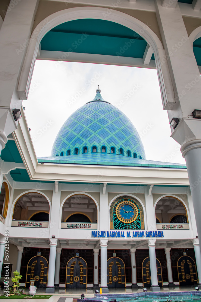 Surabaya Indonesia 25th Dec 2022: the view of Al-Akbar Mosque (Indonesian: Masjid Al-Akbar). It ...