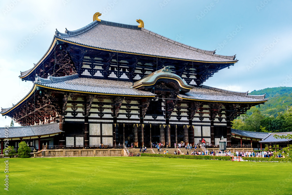 Foto de NARA, JAPAN-September 23, 2017: Todai-ji Temple, the most ...