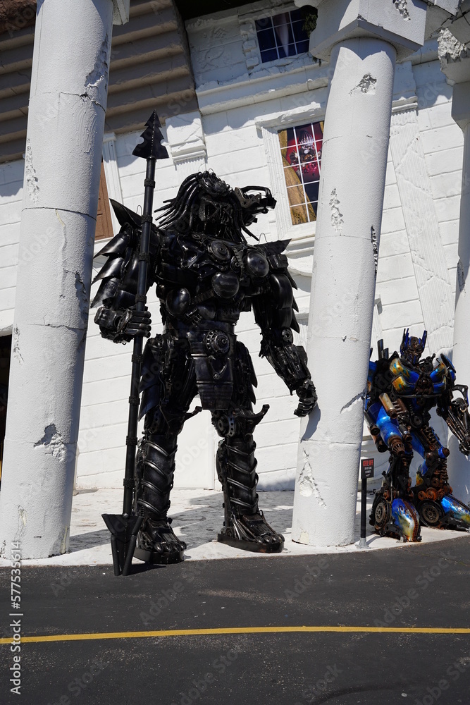 Predator alien replica statue standing as an exhibit in Wisconsin Dells ...