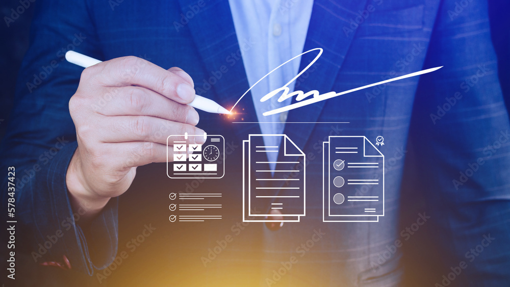 Foto de Electronic Signature Concept, Electronic Signing Businessman ...